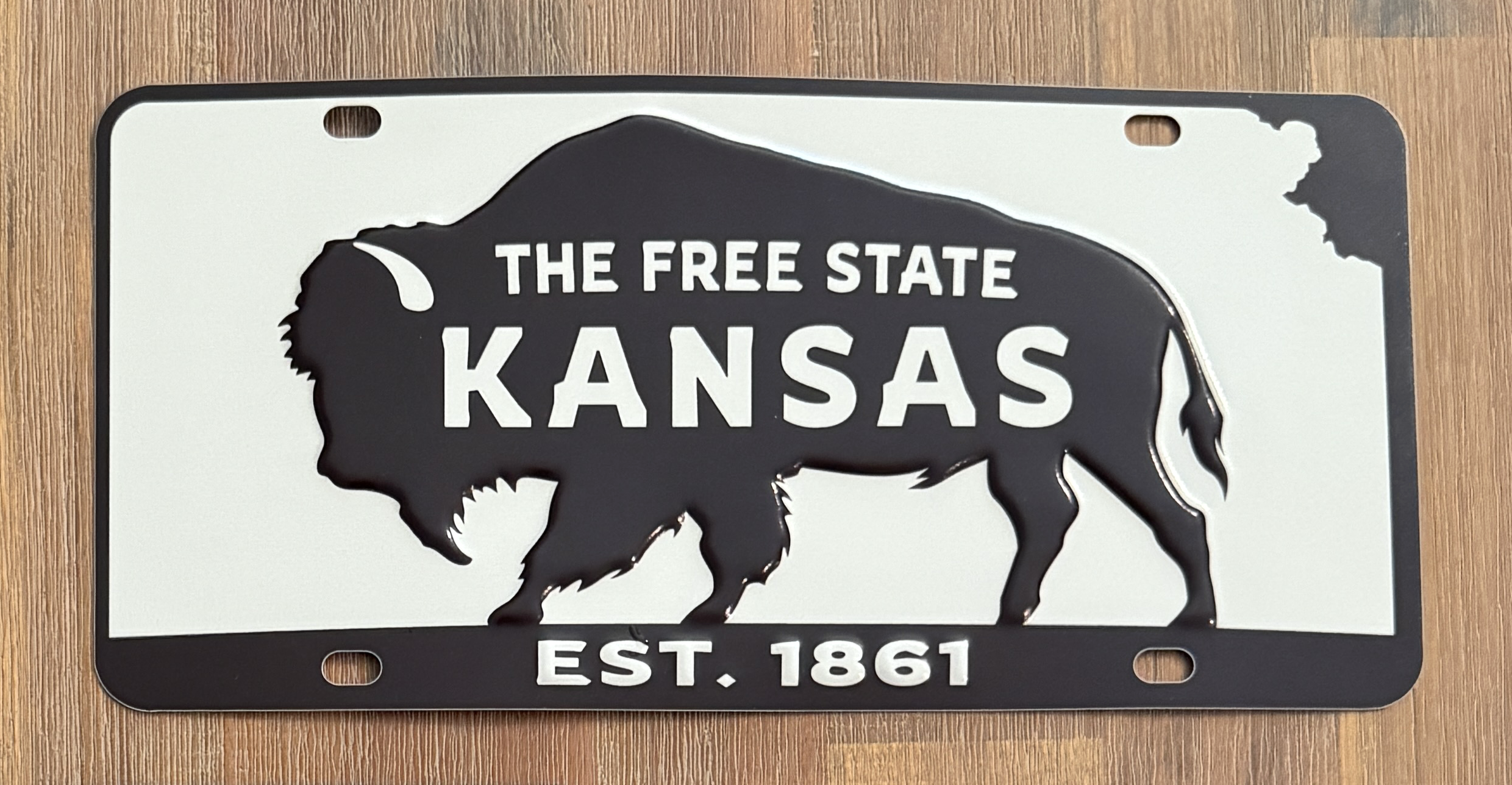 The Free State Buffalo Front License Plate – KANSAS UPLANDER
